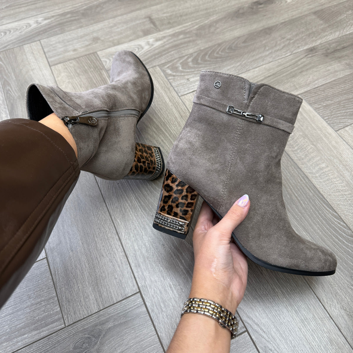 Zanni & Co (AW25) ‘Makassor One’ Leopard Heeled Ankle Boot - Mocha Saf ...