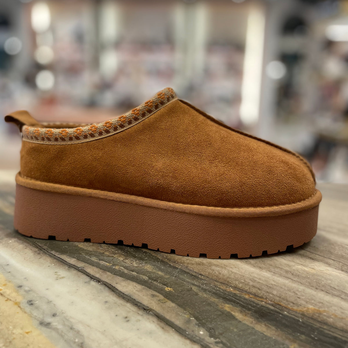 XTI (AW25) 143237 Fur Lined Chunky Sole Clog With Trim - Z.ANT.Camel ...