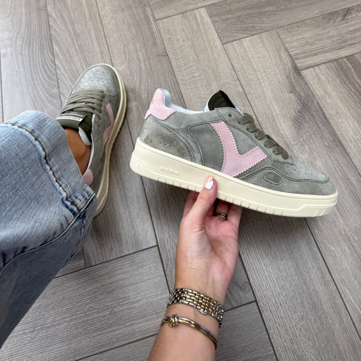 Victoria (AW25) 127127 Platform Trainer With Pink Trim - Kaki (V15AW ...