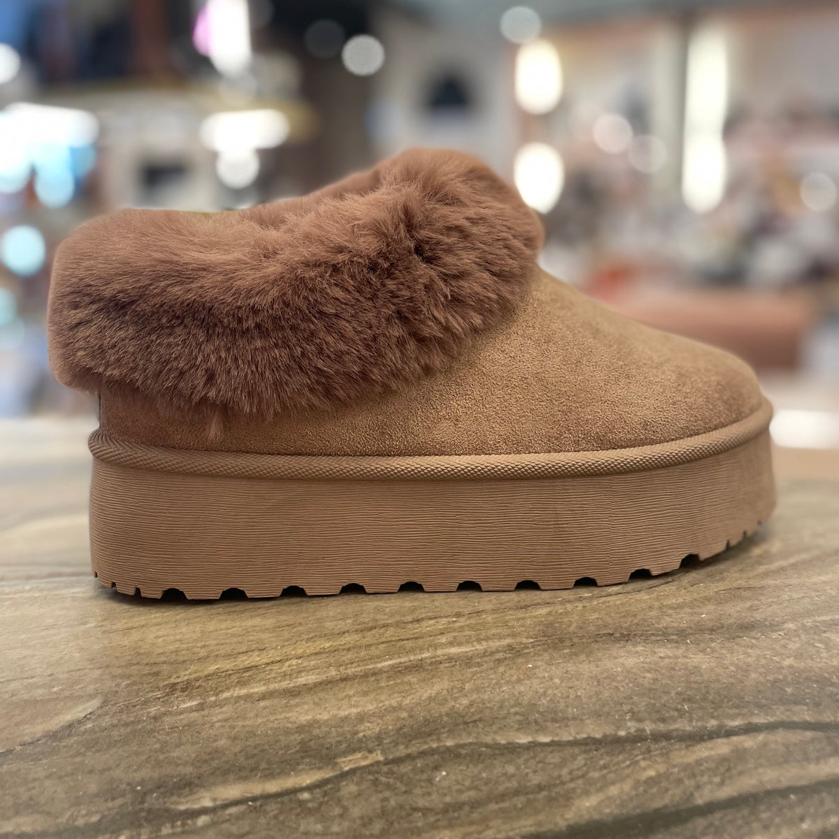 Lunar (AW25) ‘Nissi’ KLZ006 Chunky Platform Slipper With Fur Trim - Mi ...